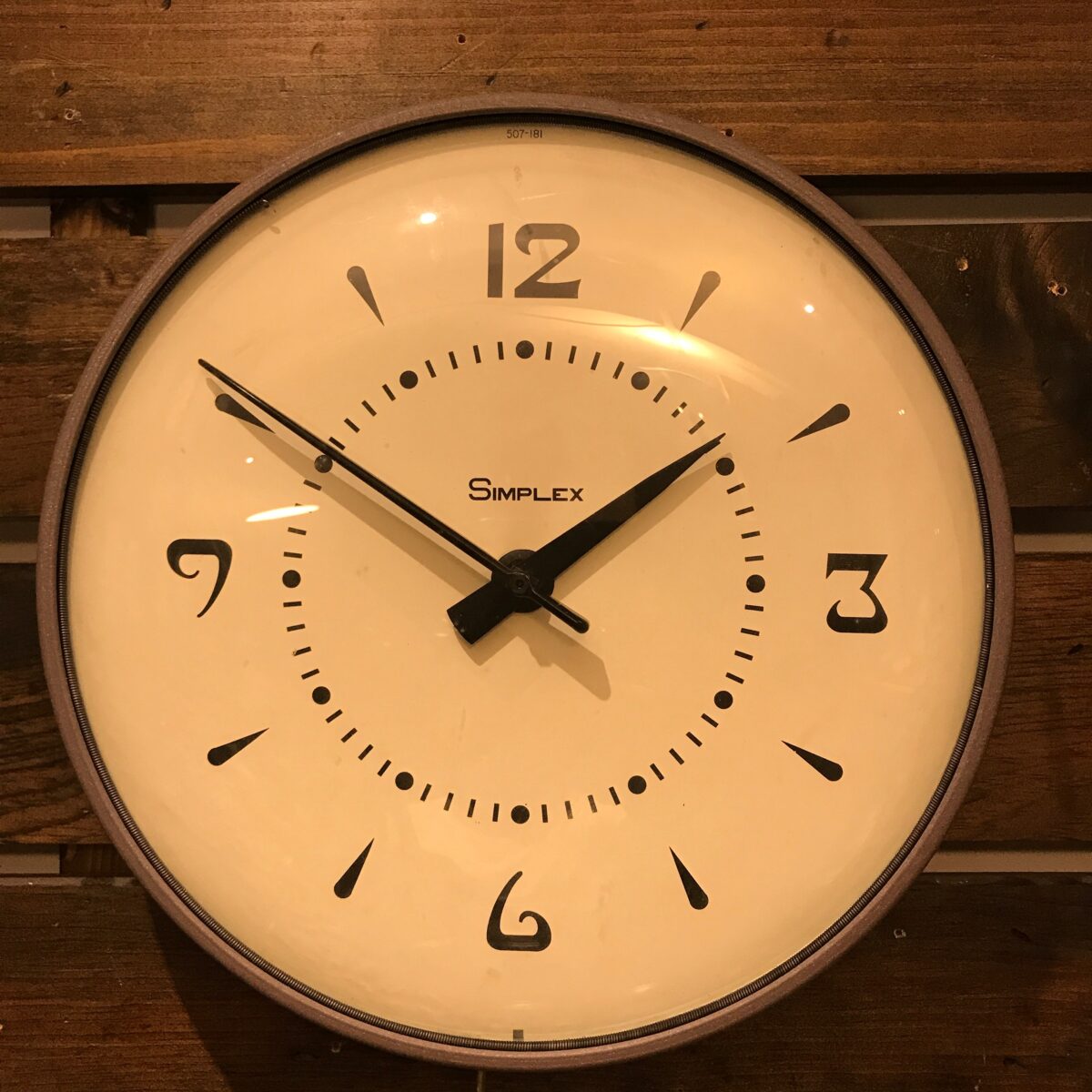 Simplex Stylized Electric Clock - 1950's/1960's. Electric movement